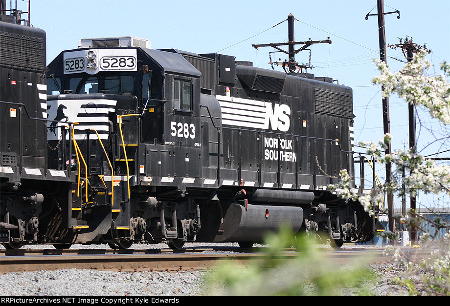 NS GP38-2 #5283